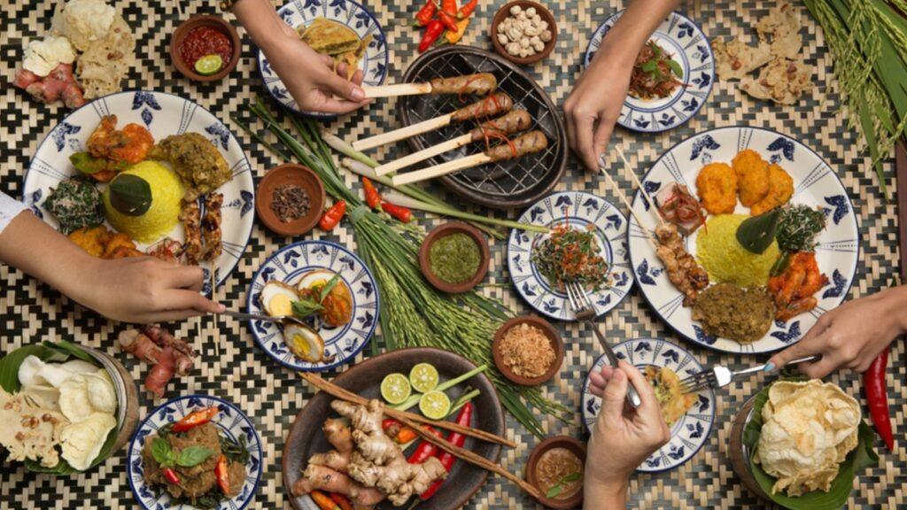 Daftar Makanan Indonesia yang Terkenal di Luar Negeri - Intrasia.id